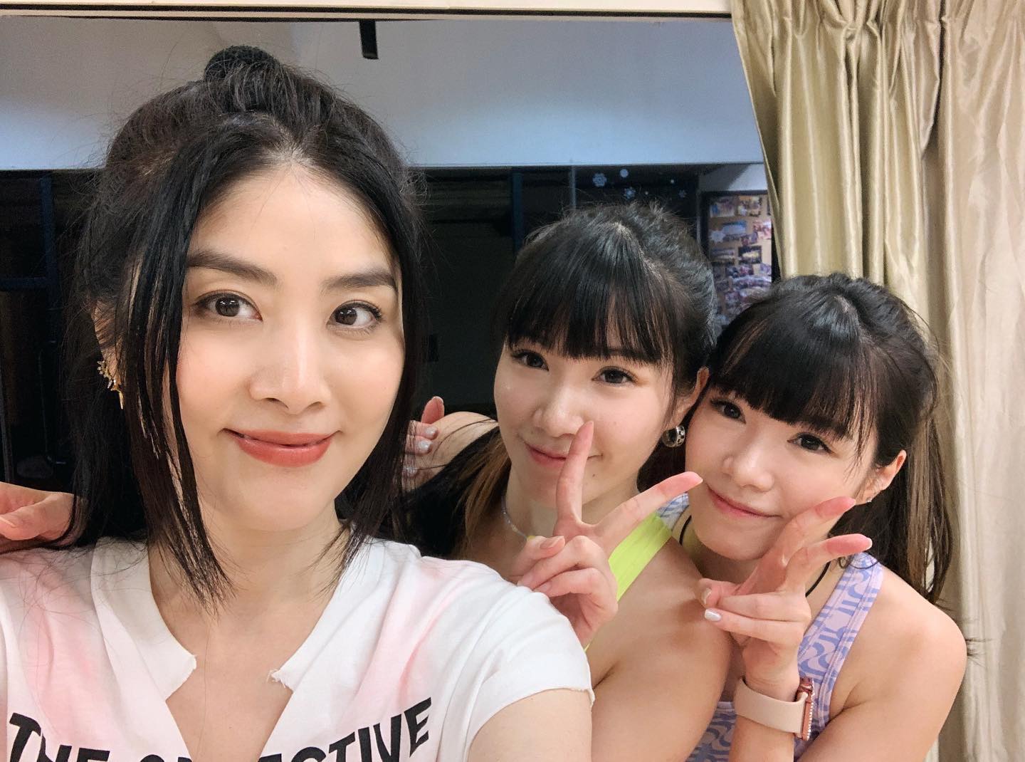 Youthful 50-year-old HK Cantopop singer Kelly Chen flies to Singapore to perform at Bayfront ...