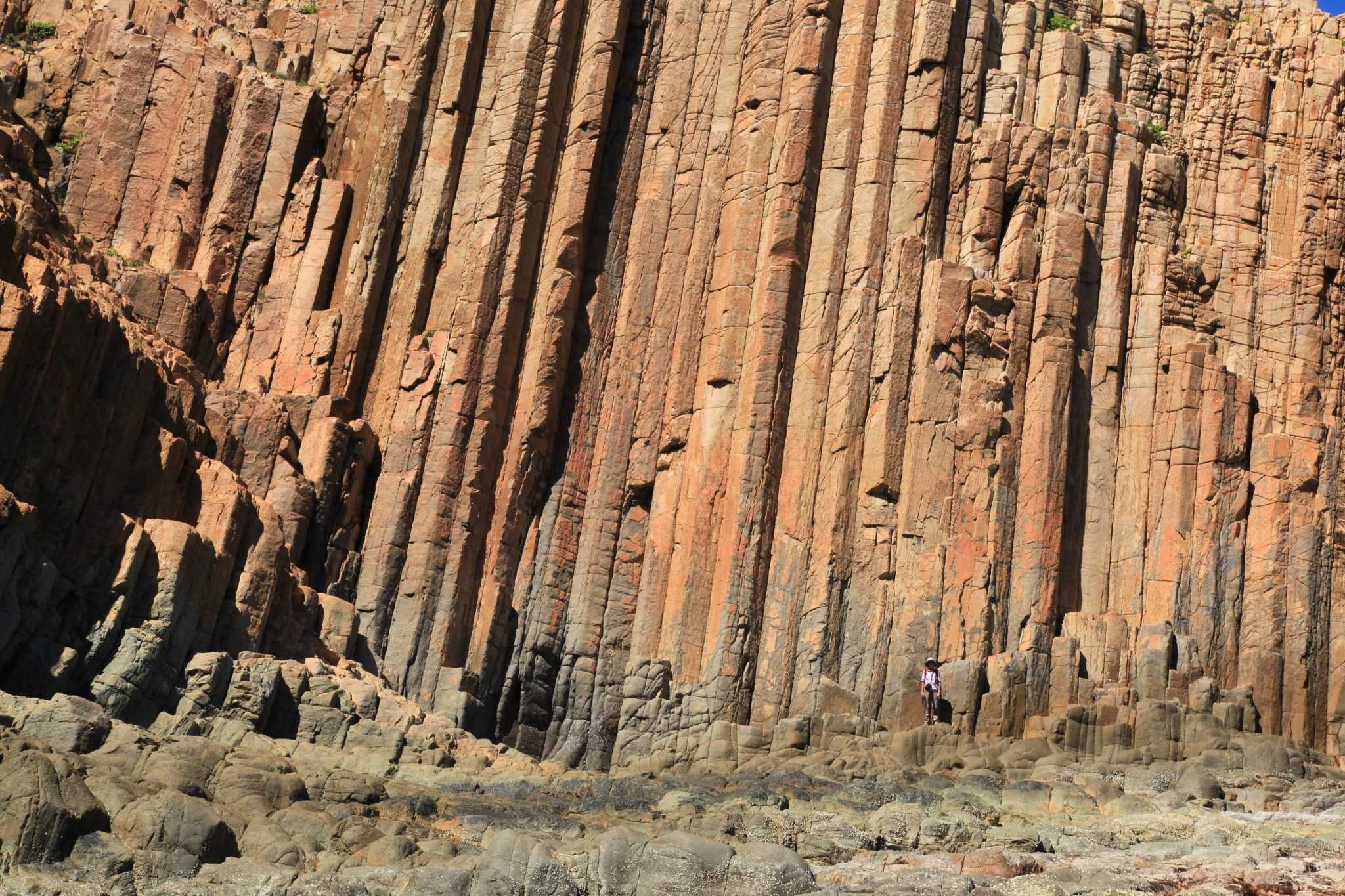 Early Cretaceous rhyolitic columnar rock formation of Hong Kong Geopark ...