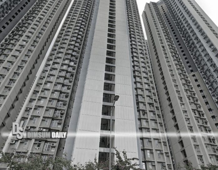 Woman jumps to her death from top of Kam Wei House, Kam Tai Court in Ma ...