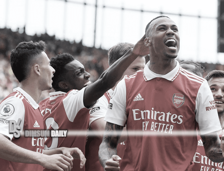 Arsenal upset Chelsea, Liverpool tame Spurs, Villa stun United - Dimsum ...