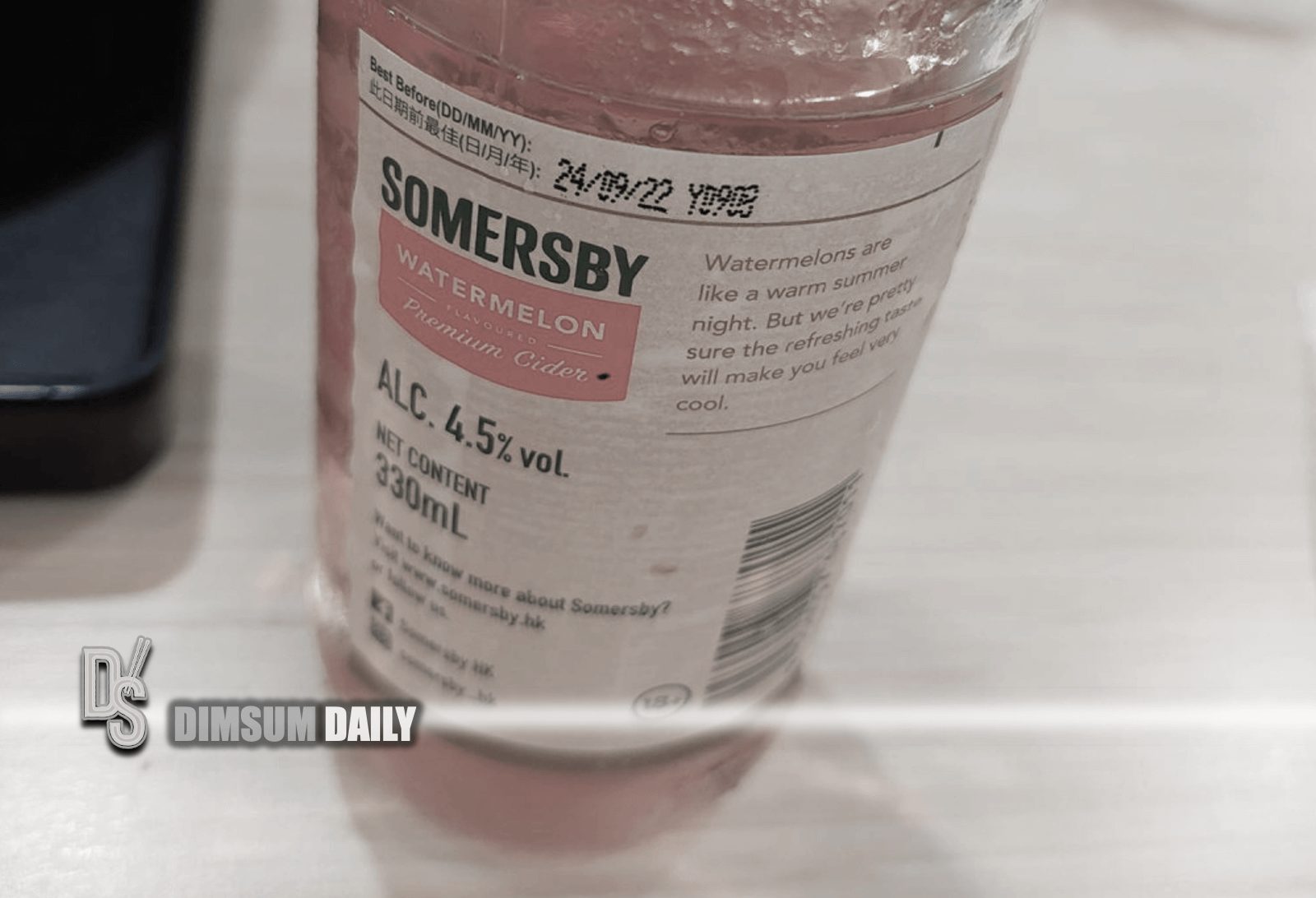 Netizen shocked over employee's response on expired drink served at ...