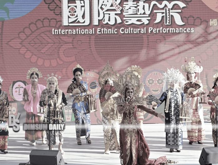 More than 22,000 members of public spend delightful day at ...