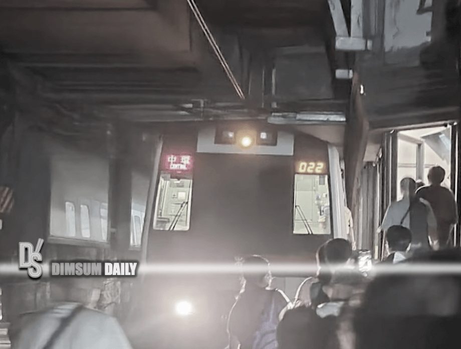 MTR Tsuen Wan Line train services fully restored this morning after ...