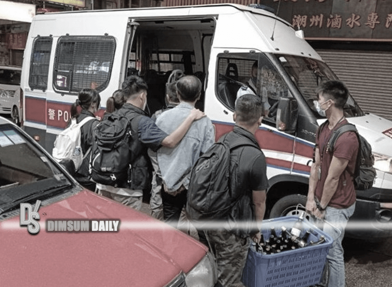 Police arrest 4 men and 1 woman at 2 unlicensed bars in TST - Dimsum Daily
