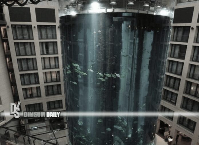 Berlin aquarium explodes, killing 1,500 tropical fish and causing water ...