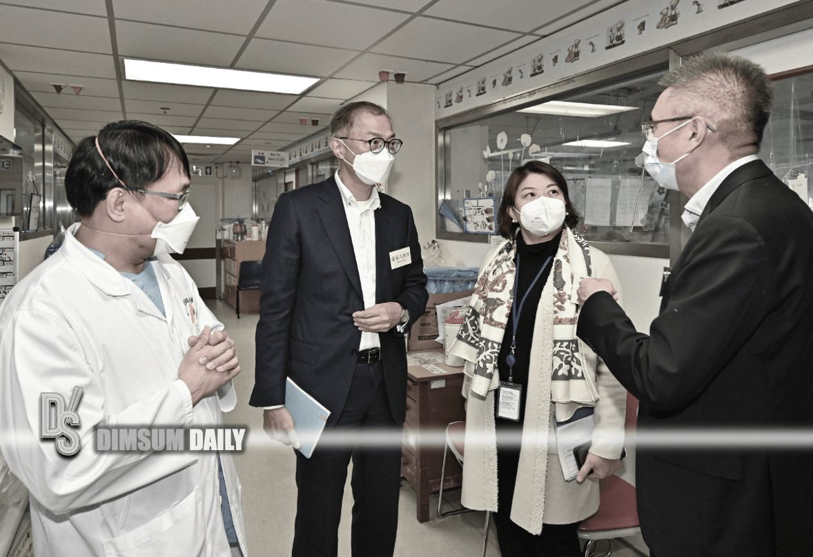 Secretary for Health visits Queen Elizabeth Hospital - Dimsum Daily