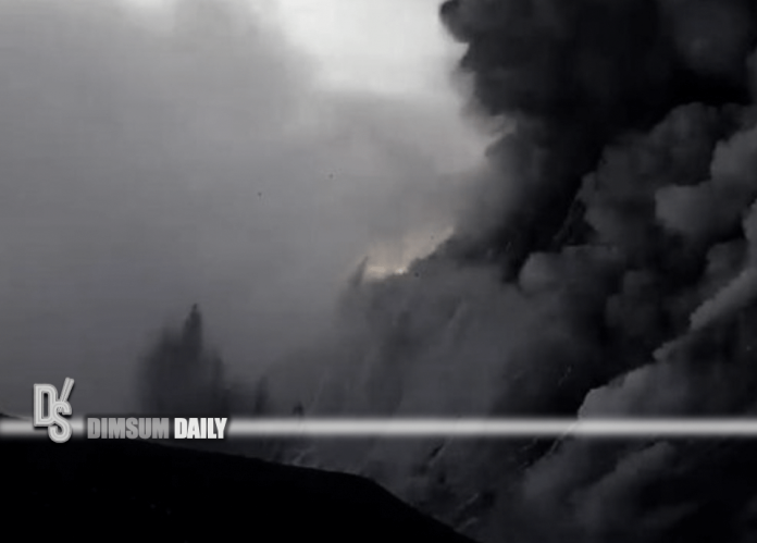 Indonesia's Marapi volcano erupts, ash up to 300 meters - Dimsum Daily