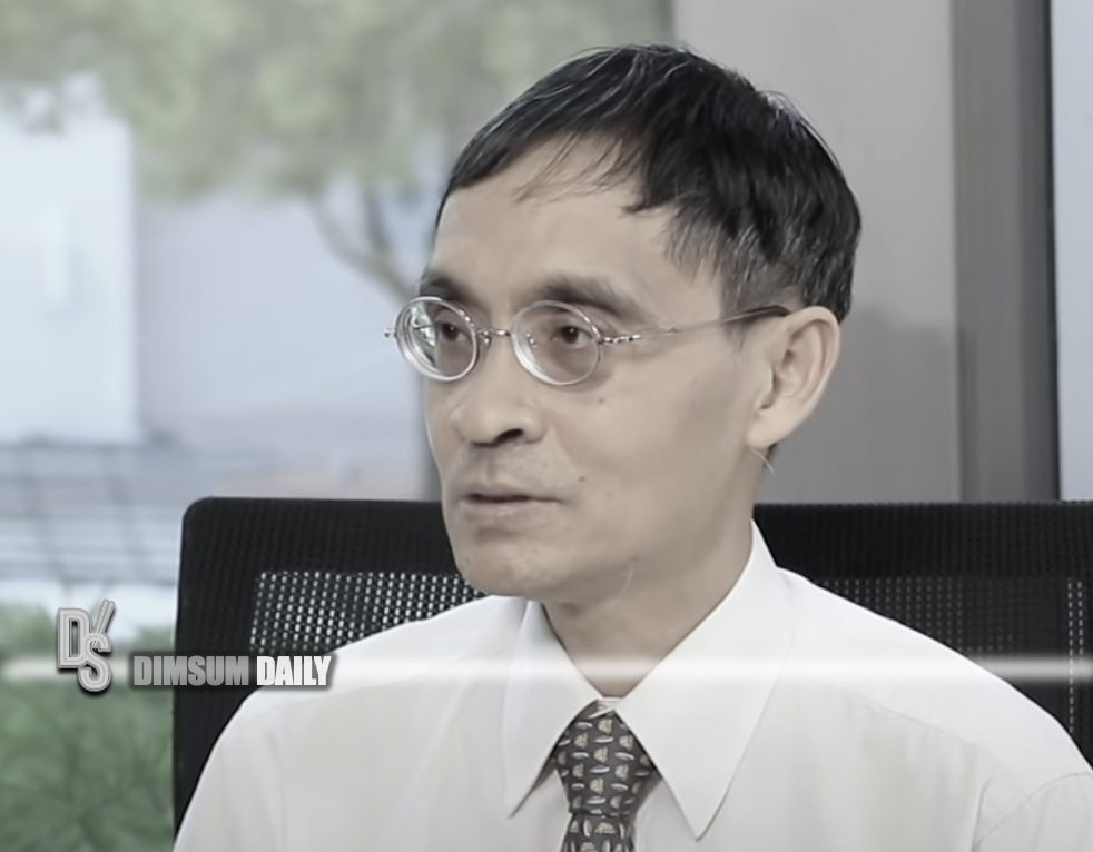 Professor Albert Chen from HKU says foreign lawyers with full local qualifications should not be ...