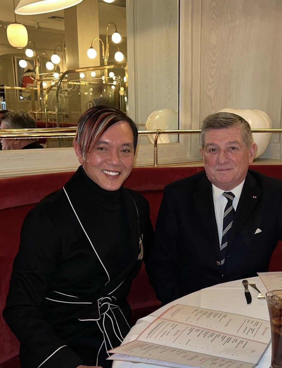 What's behind the glamour of the 'power couple' Stephen and Deborah ...