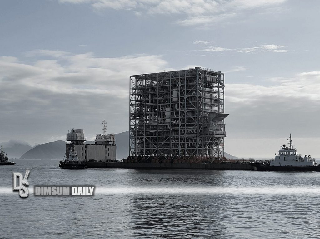 Waste-to-energy facility I·PARK1's first giant electrical and mechanical equipment module ...