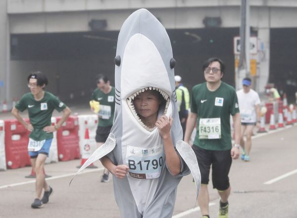 32 Standard Chartered Marathon runners sent to hospitals, 5 in serious ...