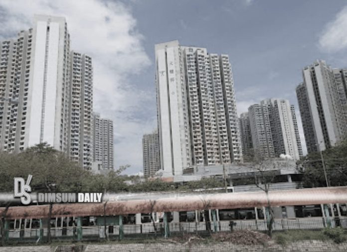 29-year-old man jumps to his death from stairwell of Yiu Wah Building ...