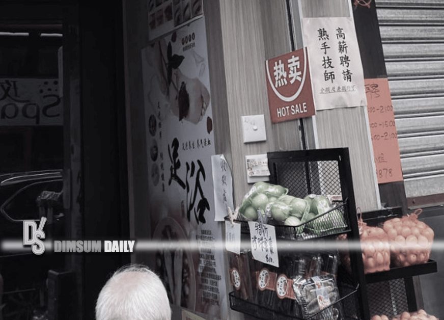 Unstaffed fruit stall opens in Sai Wan Ho - Dimsum Daily