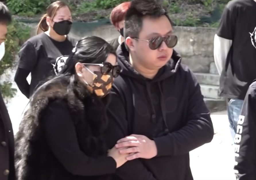 Abby Choi's de facto husband Chris Tam appears with family members at ...