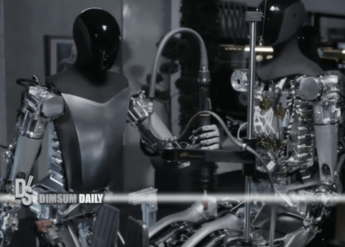 Elon Musk showcases latest developments in humanoid robot, Optimus at ...