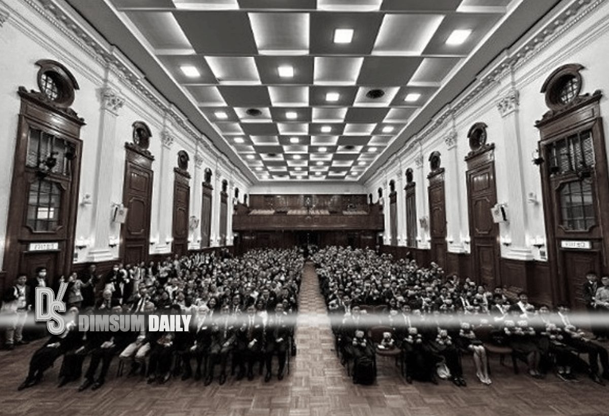 Over 200 students from HK and more than 30 countries awarded ...