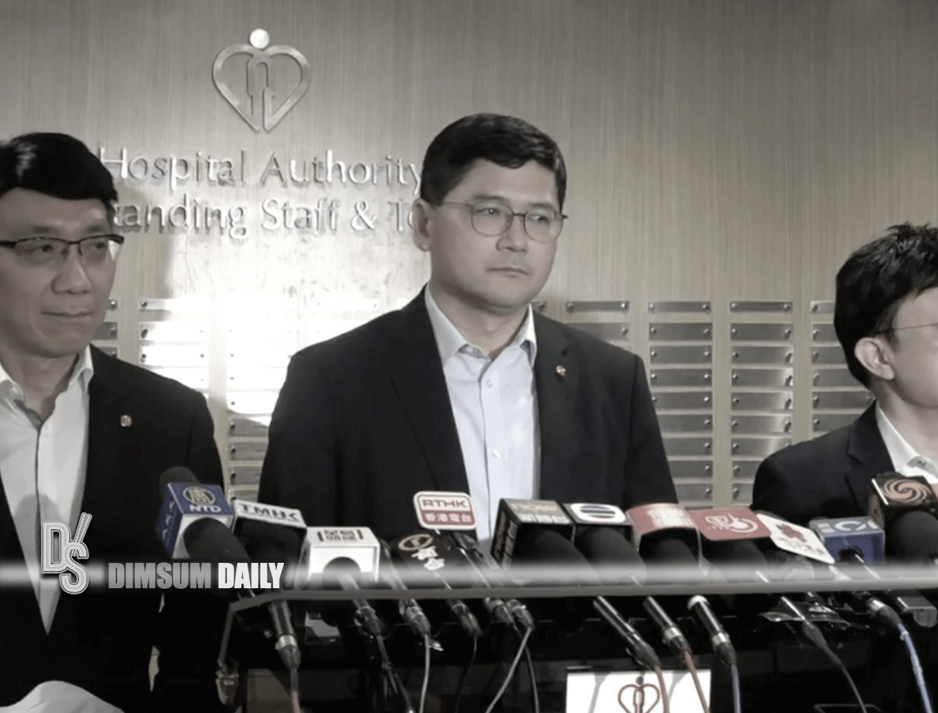 CEO of the Hospital Authority apologises to public after another ...