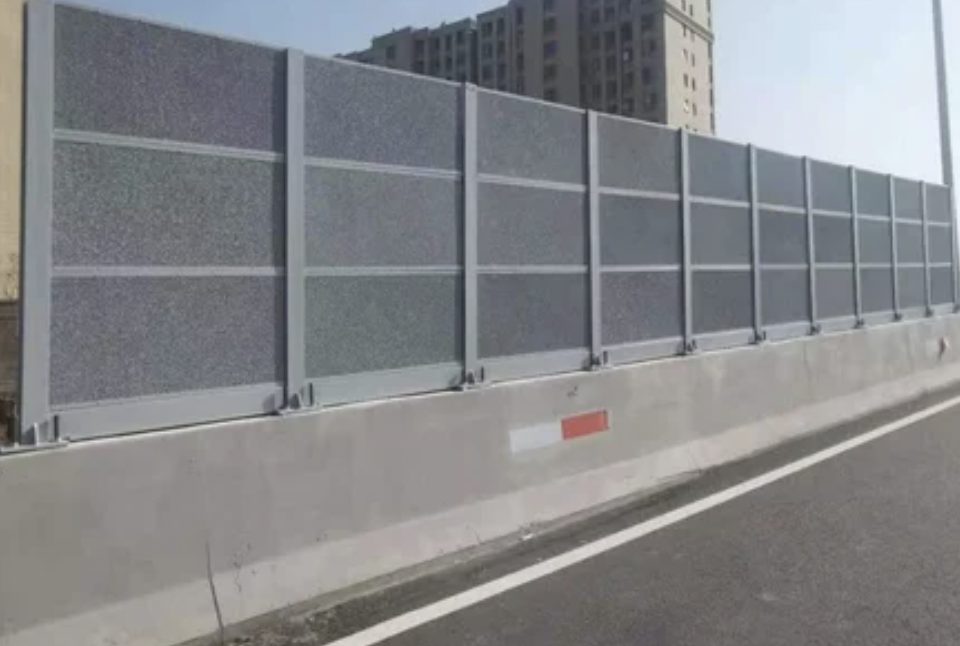 Police deployed at New Praya in Kennedy Town to prevent crowds from ...