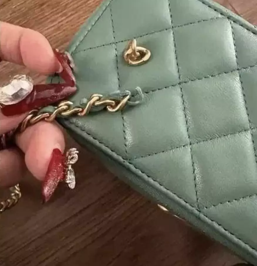 Chanel customer in Mainland China disappointed with after-sales service ...