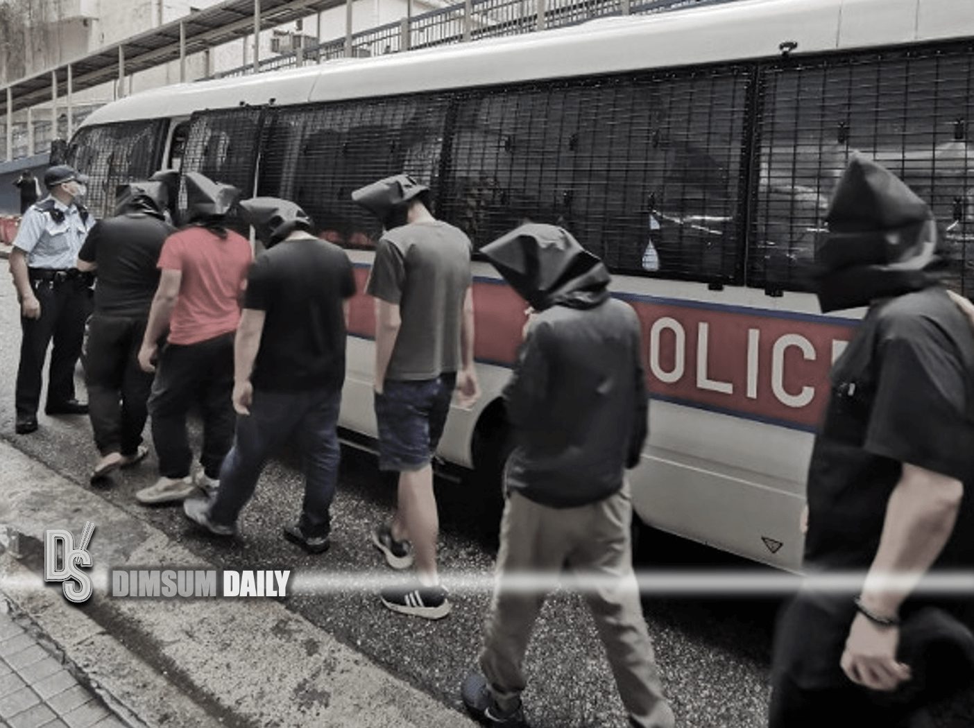 Police unearth suspected gambling den in Kwun Tong, 10 arrested ...