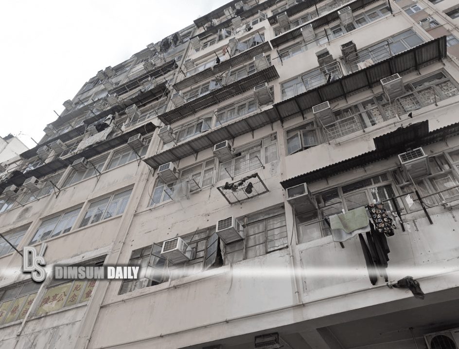 22-year-old burglar falls to his death after failing to climb into a ...