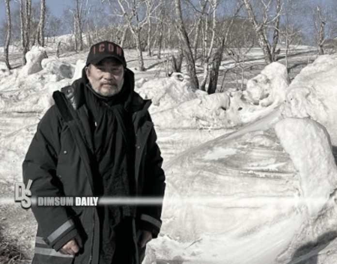 68-year-old HK actor Simon Yam spotted in Jilin Province's Changbai ...