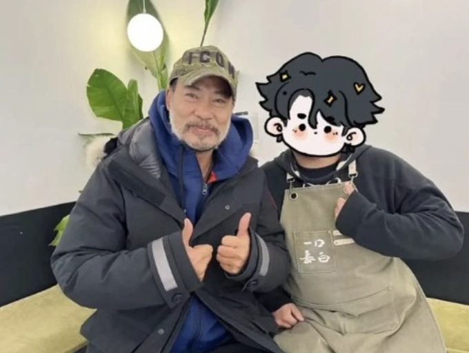 68-year-old HK actor Simon Yam spotted in Jilin Province's Changbai ...