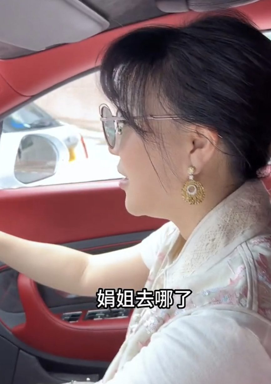 66-year-old veteran actor Ray Lui spotted chauffeured by his wife in a ...