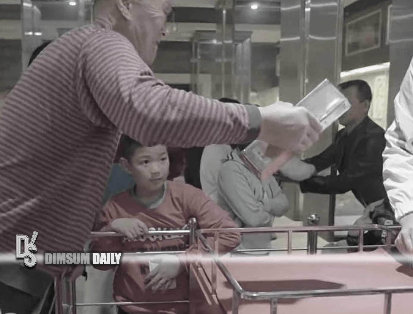 Chinese Tourist Bureau's "Lift the Gold Brick" challenge sparks outrage ...