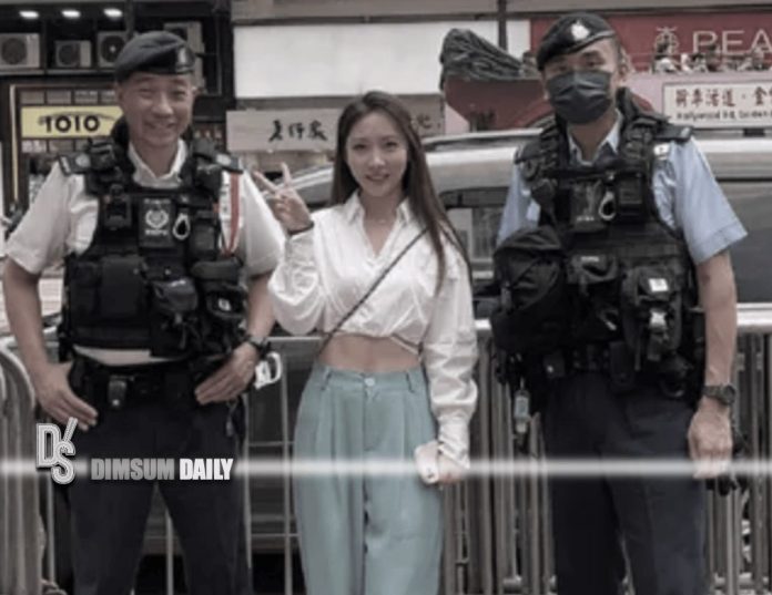 Hong Kong Police officers become popular photo targets for Mainland ...