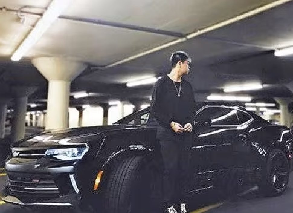 53-year-old actor Kevin Cheng's family photo with TVB actor Wayne Lai ...