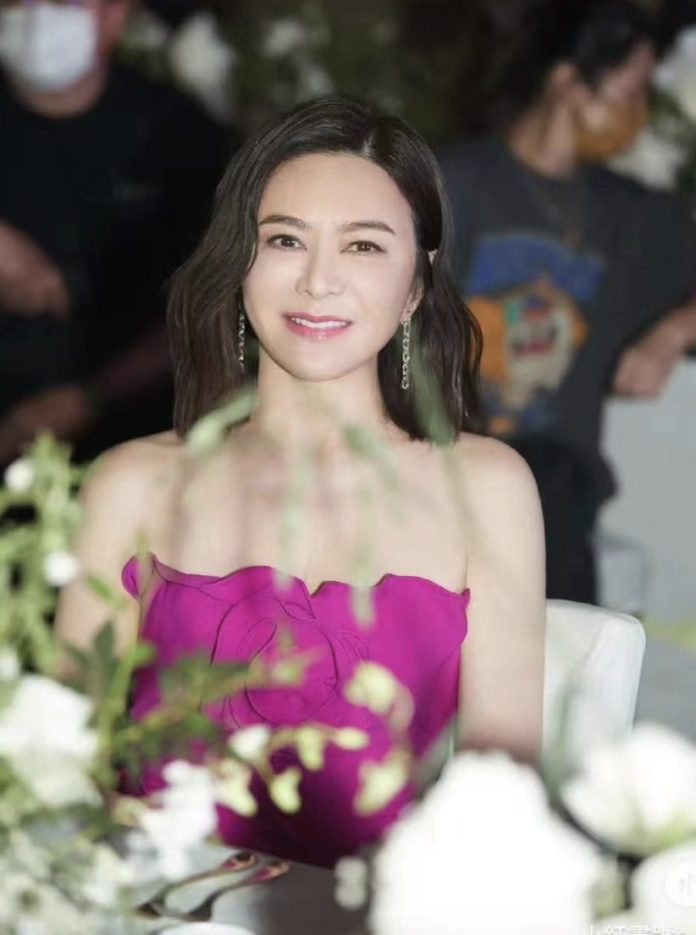 60-year-old former HK actress Rosamund Kwan stuns fans with timeless ...