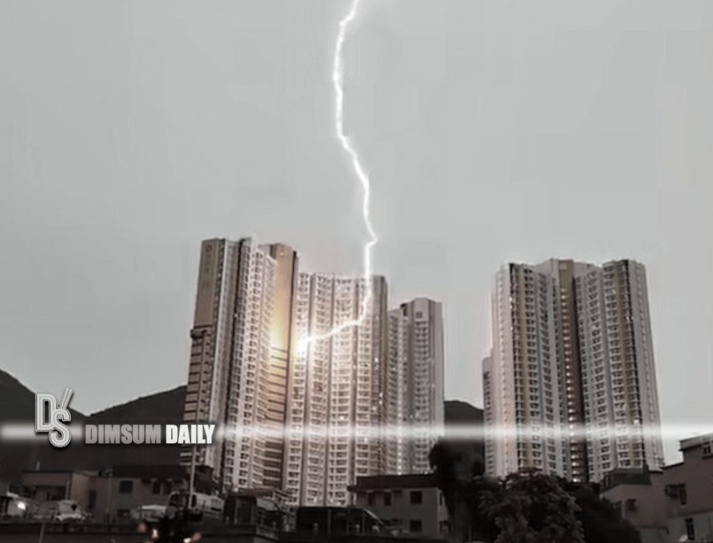 Terrifying lightning strike in Tuen Mun caught on camera, 12,367 cloud ...