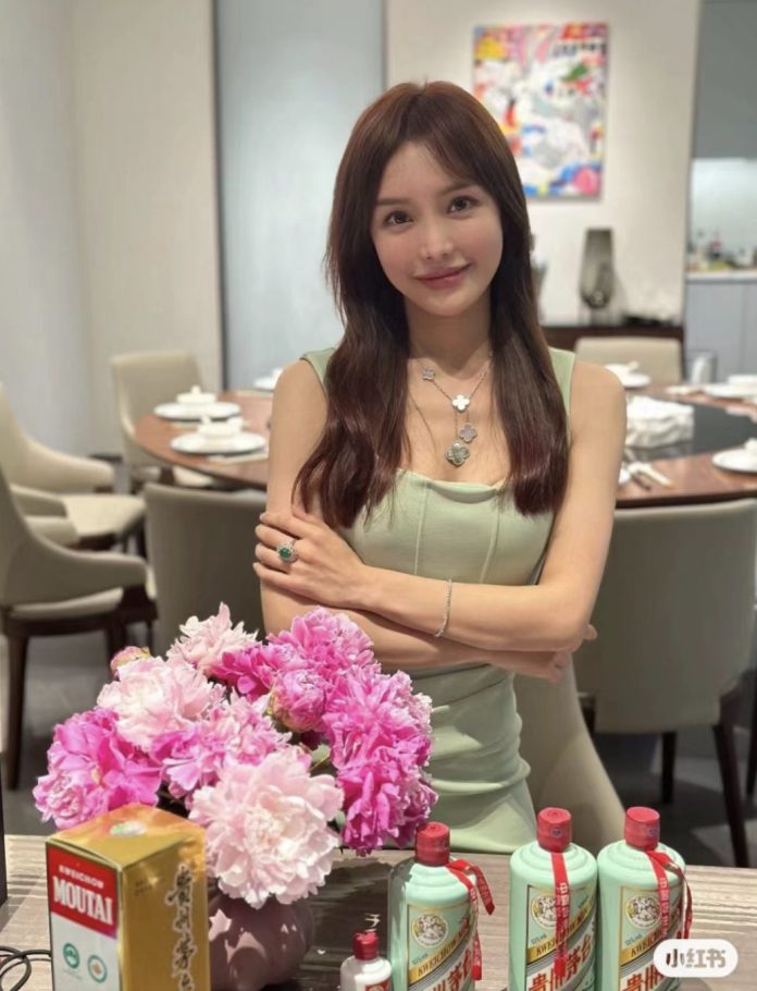 HK actor Lawrence Ng's birthday celebration with wealthy female friend ...