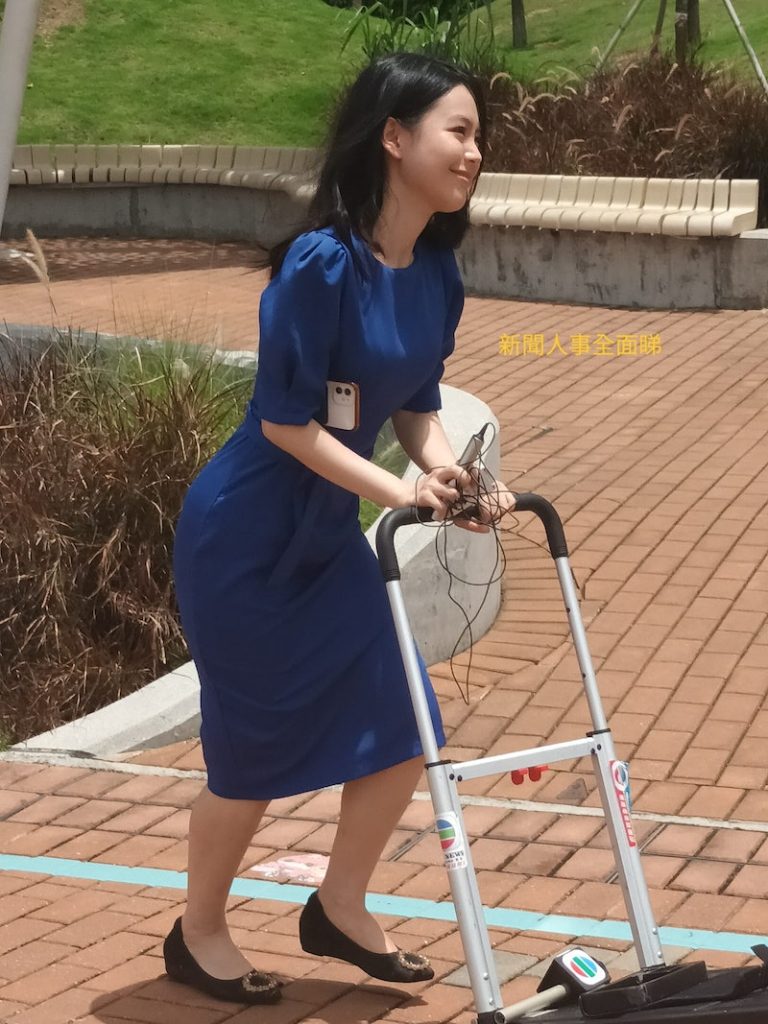 TVB news anchor Jacky Lin Ting-ting's coverage of the yellow Rubber Duck's return reveals her ...