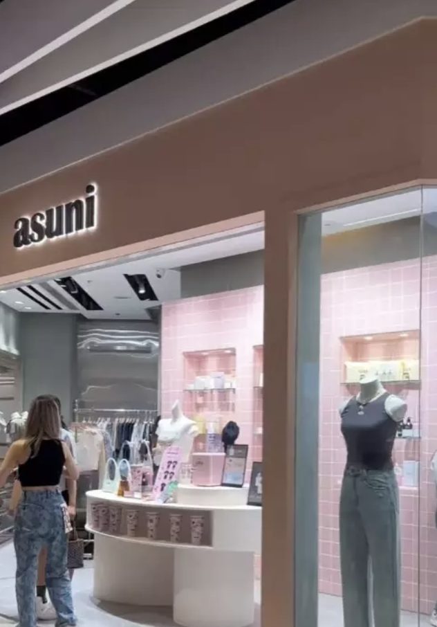 Chinese influencer's unpleasant experience at ASUNI boutique in MIRA PLACE, TST sparks ...