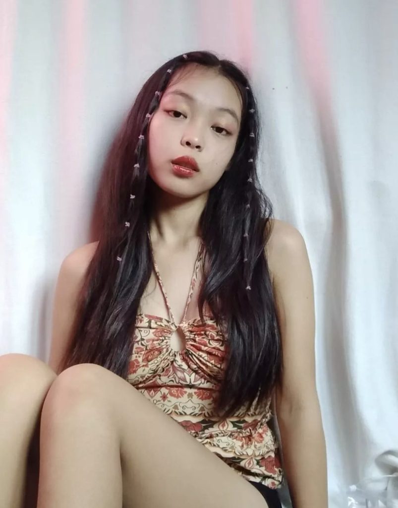 Jennie Kim doppelganger Rowena Padua from the Philippines gains popularity on TikTok - Dimsum Daily