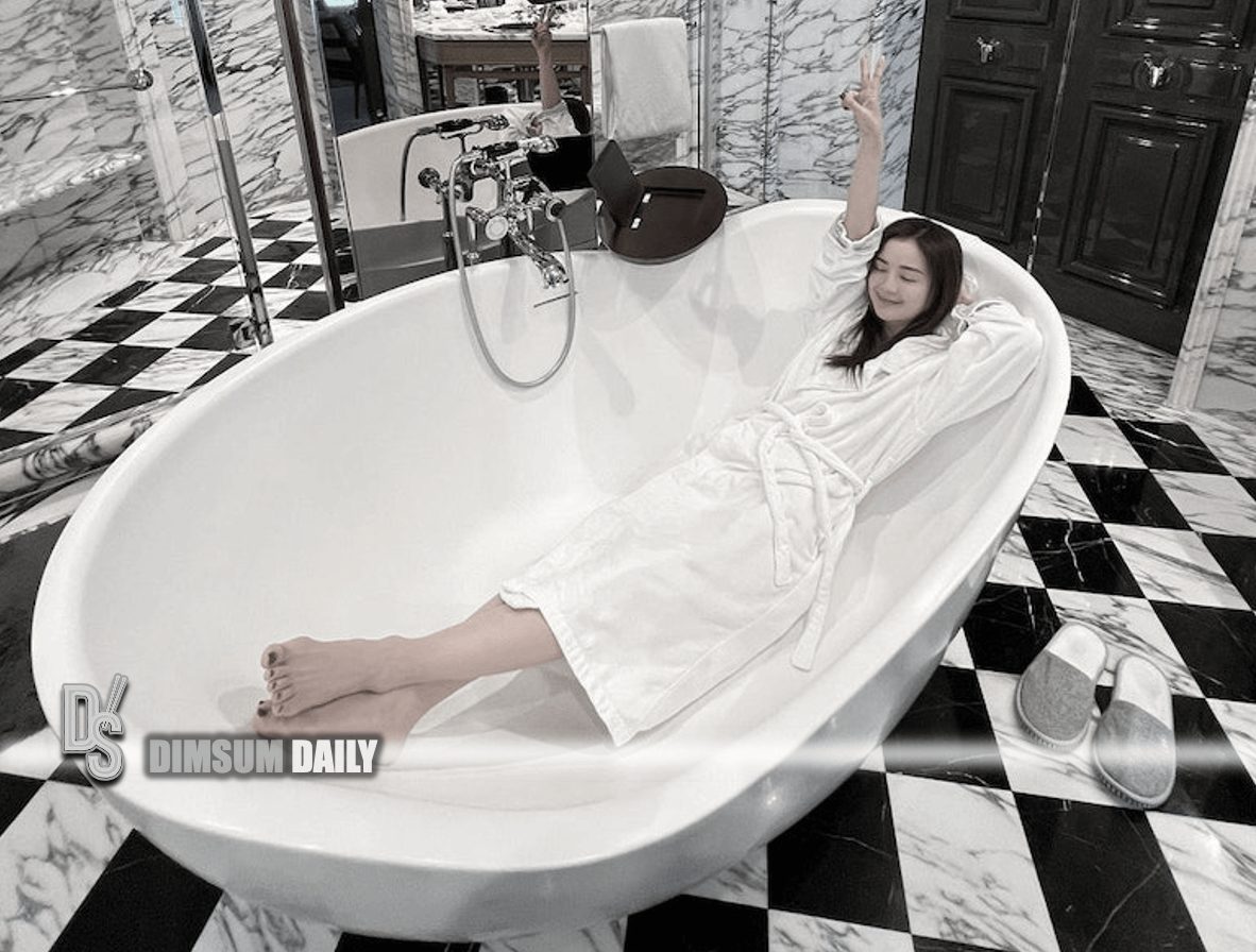 HK singer Charlene Choi allegedly spotted with boyfriend Anthony Choi ...