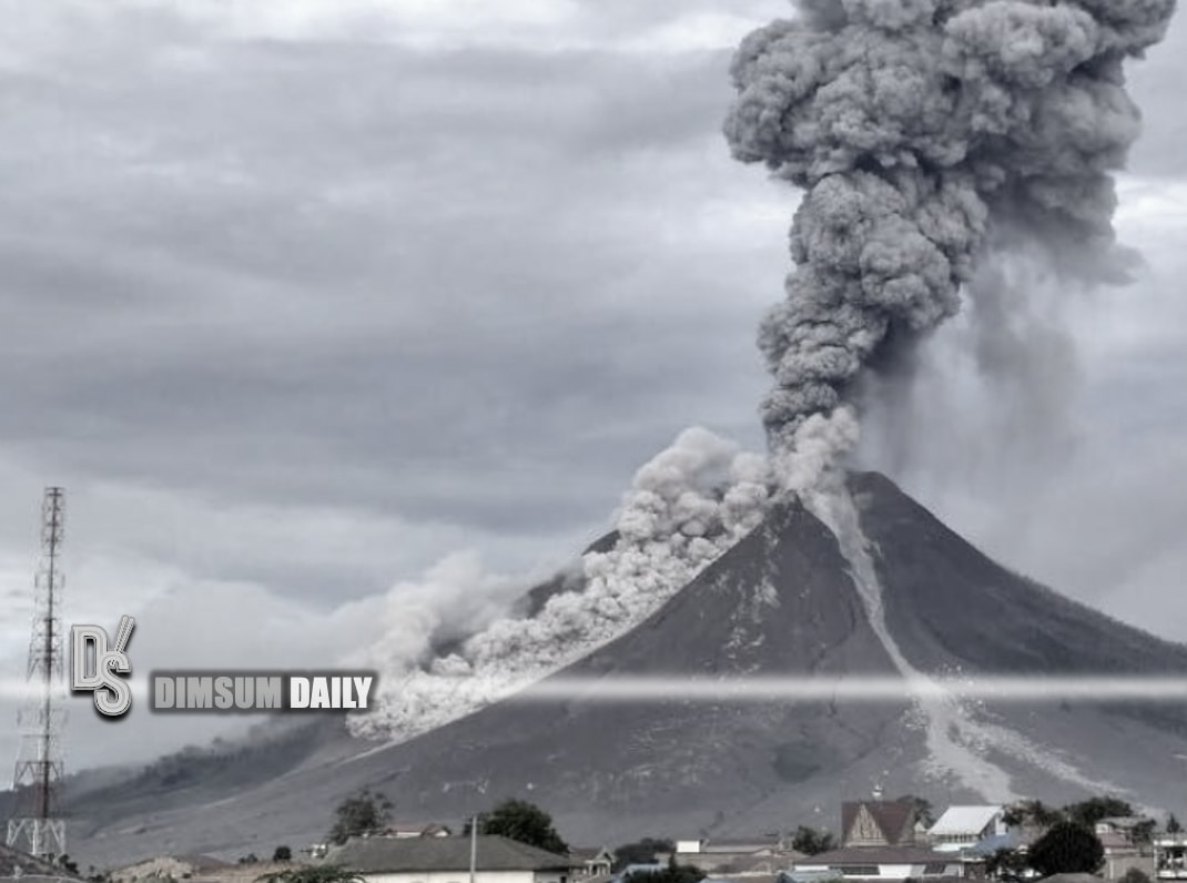 Mayon Volcano in the Philippines shows signs of increased seismic activity, alert Level 3 ...