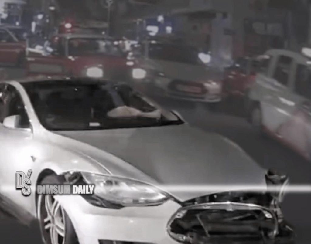 Tesla driver flees after hitting 2 taxis and abandoning car in TST ...