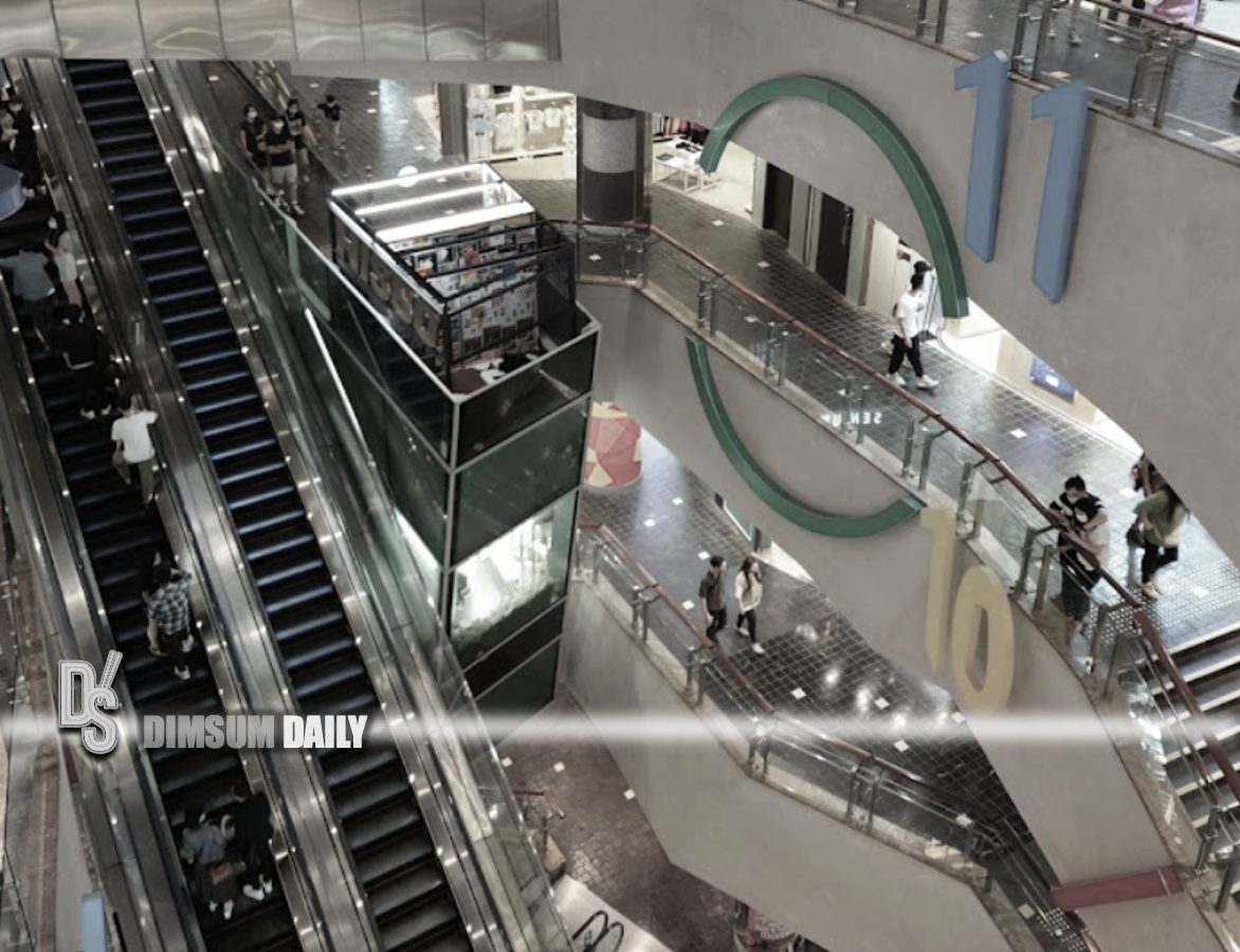 Man dies in fall from 13th floor of Langham Place in Mong Kok - Dimsum Daily