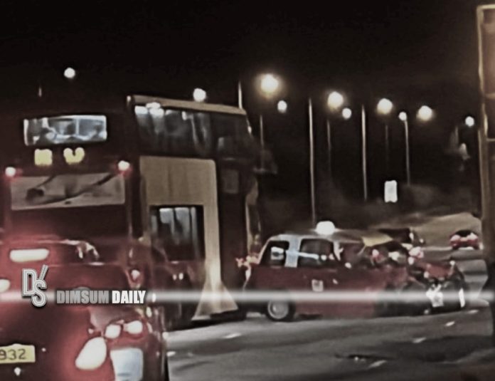 Multiple vehicles collide on North Lantau Highway - Dimsum Daily