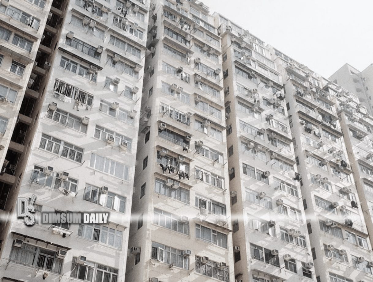 Building Department inspects building after concrete falls on Shau Kei ...