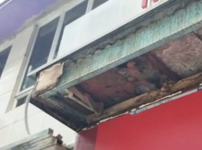 Wan Chai print shop experiences false ceiling collapse on the street ...