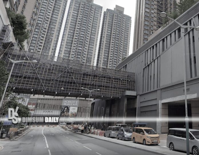 KMB bus crashes into Yoho Mall in Yuen Long - Dimsum Daily