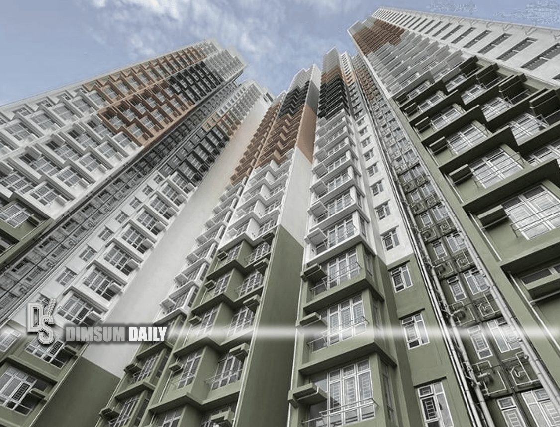 19-year-old student jumps to her death from top of Ban Tip House, Fu Tip Estate in Tai Po ...