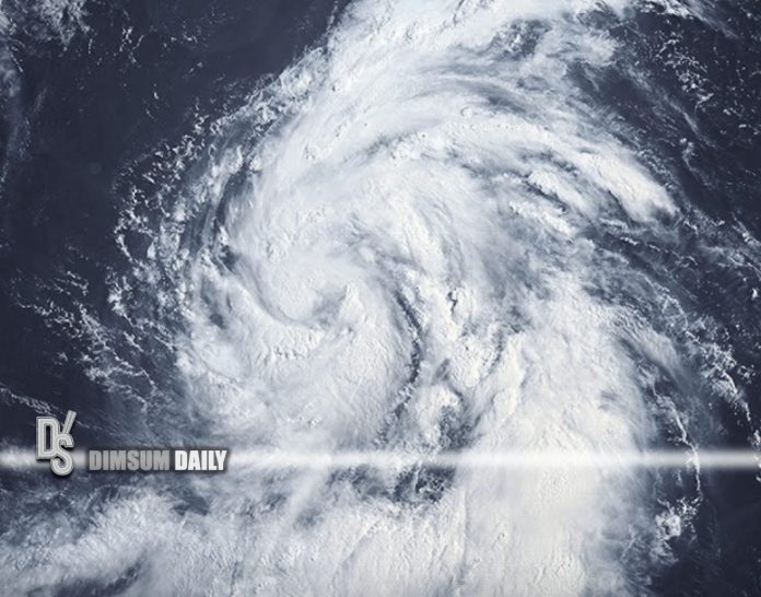 Low pressure system in South China Sea brings rain and thunderstorms to ...