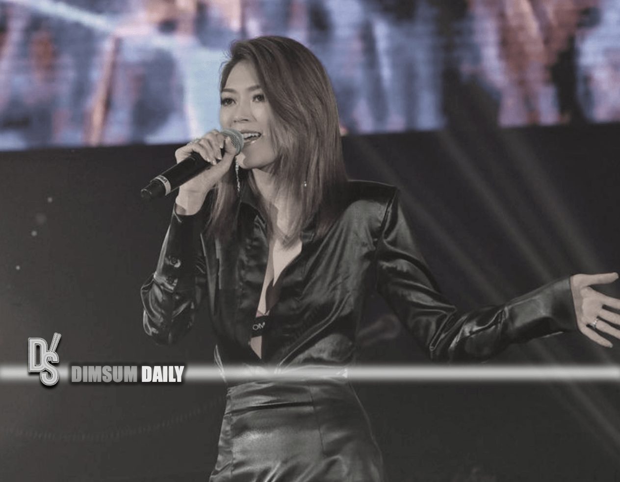 HK singer Shiga Lin's use of "performing abroad" in announcement of Shunde concert sparks ...