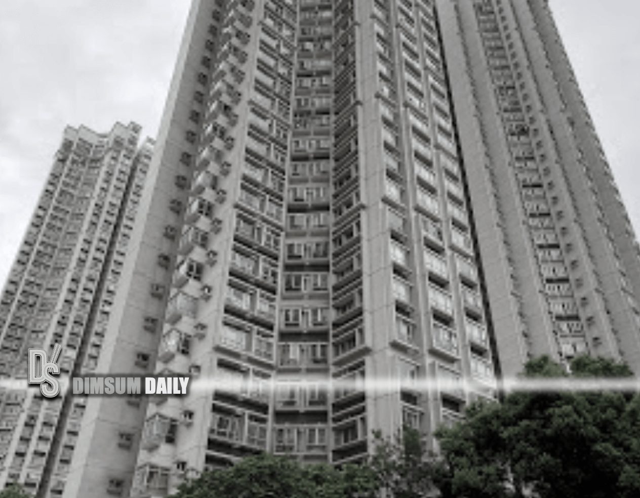 25-year-old woman at Ka Wai Shan Estate chokes during meal at Kenswood Court - Kingswood Villas ...