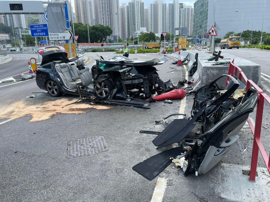 Car crash at Tseung Kwan O - Lam Tin Tunnel entrance leaves 5 injured ...
